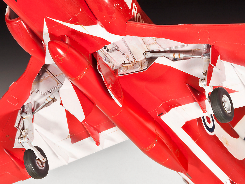 Revell BAe Hawk T.1A Red Arrows 04284 | Trgovina Eigrače.com